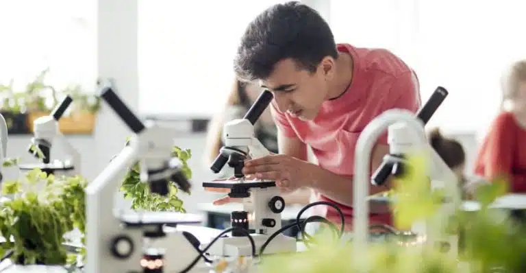 Top 20 Biology Programs for High School Students | AdmissionSight