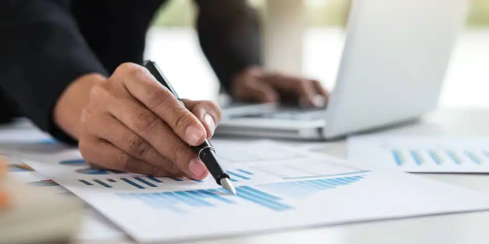 Is Economics a Hard Major? | AdmissionSight