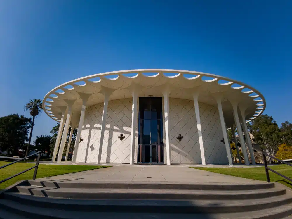 Caltech Campus Tour | AdmissionSight Caltech Campus Tour | AdmissionSight