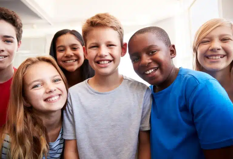 How to Make Friends in Middle School: A Step-by-Step Guide | AdmissionSight